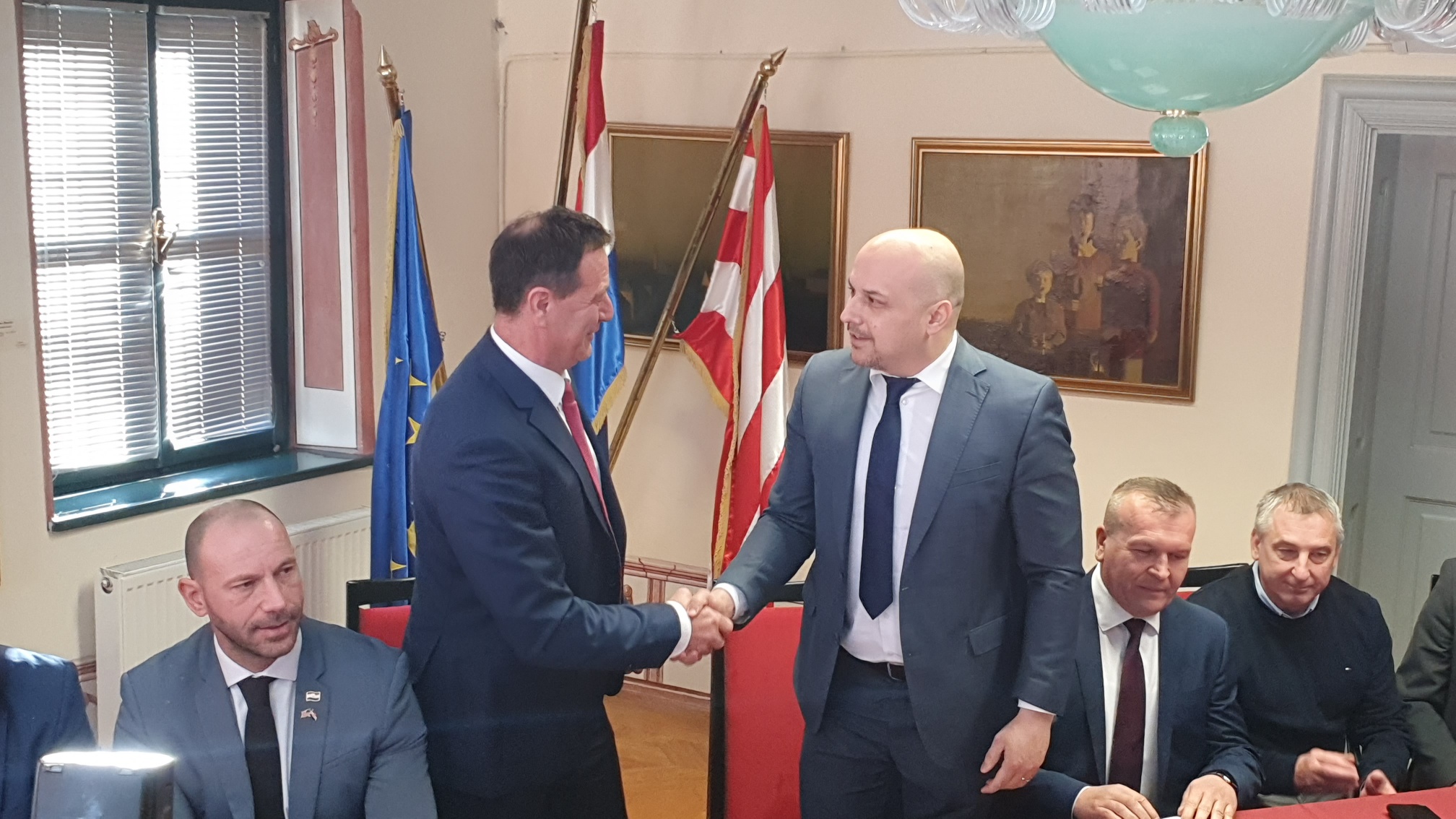 DAN "D" ZA VARAŽDIN Bosilj i Balen potpisali ugovor o balama – Kodeks ...