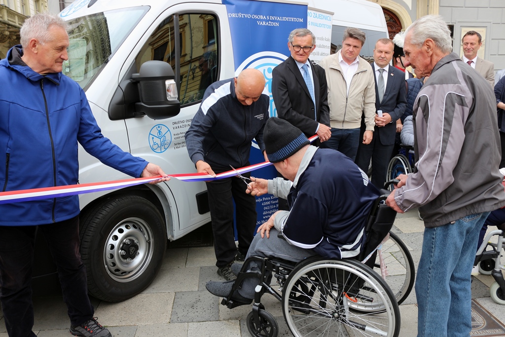 Društvo osoba s invaliditetom Varaždin nabavilo novo vozilo – Kodeks Portal